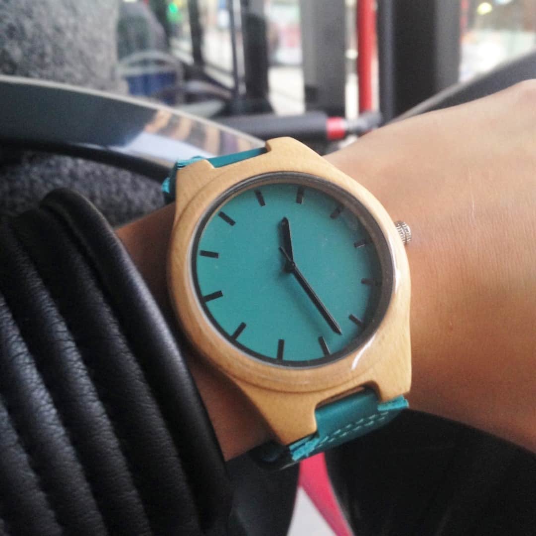 Reloj de madera correa azul claro Ladyblue - Woodenson